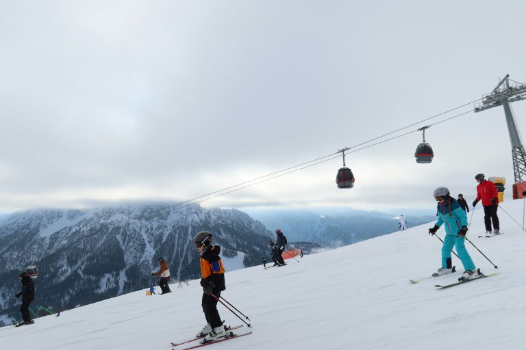 10 Top Skiing Tips for Beginners - Maison Sport Blog